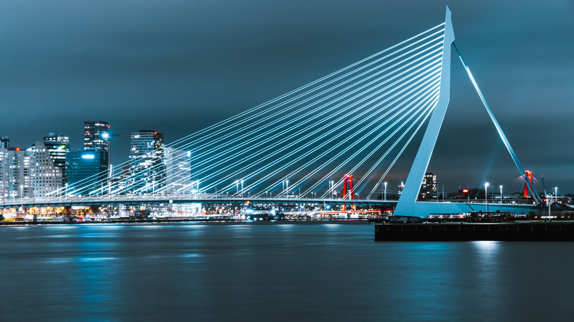 Aandelen Hal Trust: Historische korting + joker in deal met ...